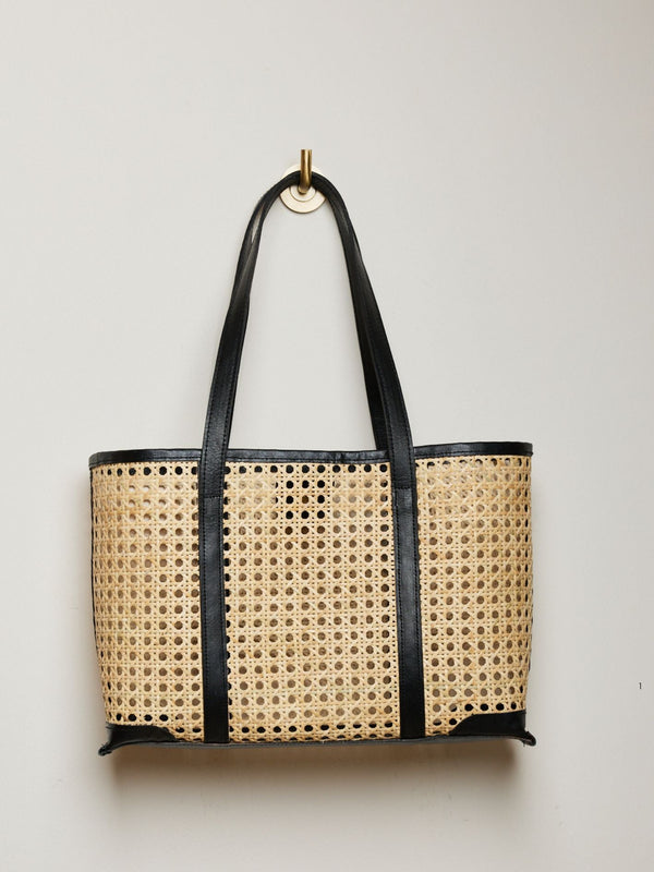 State Of Embrace | Linear Tote Large | Onyx - EvvE COLLECTIVE